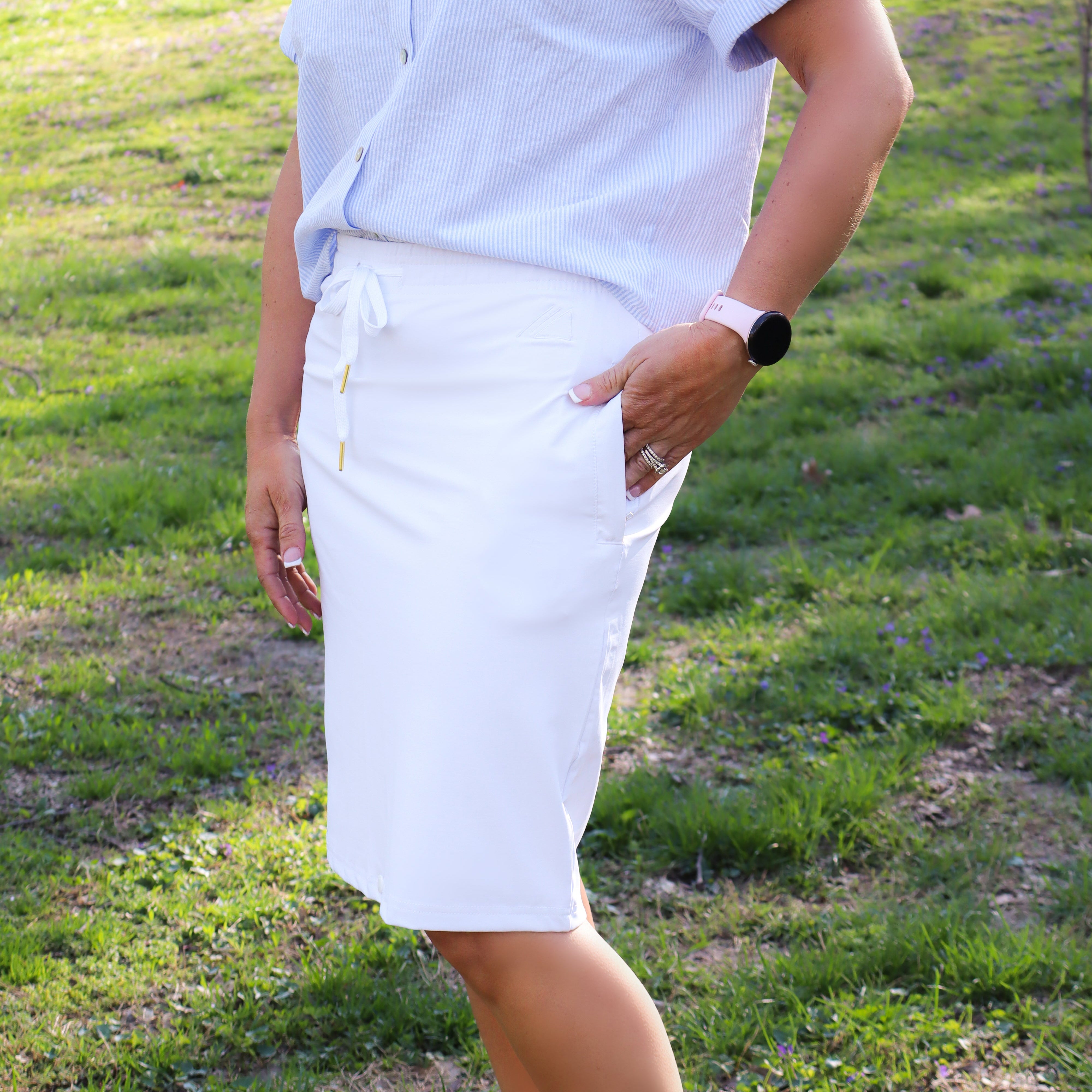 White Classic Skirt – MOD Lifewear
